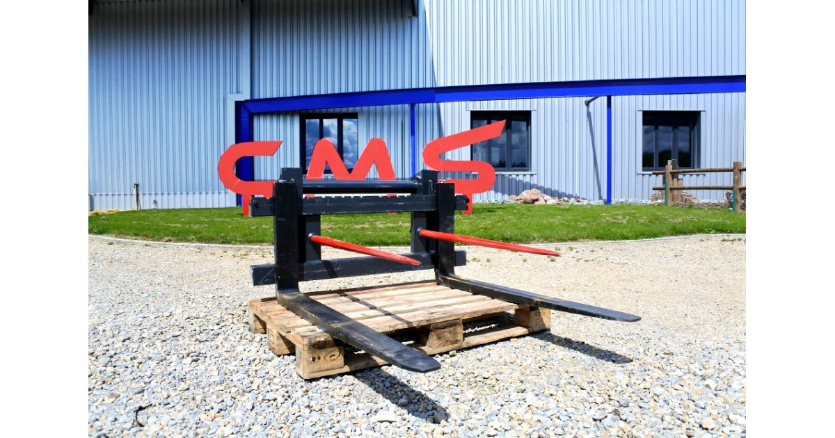 Tablier lève palette avec pique botte attache manitou
